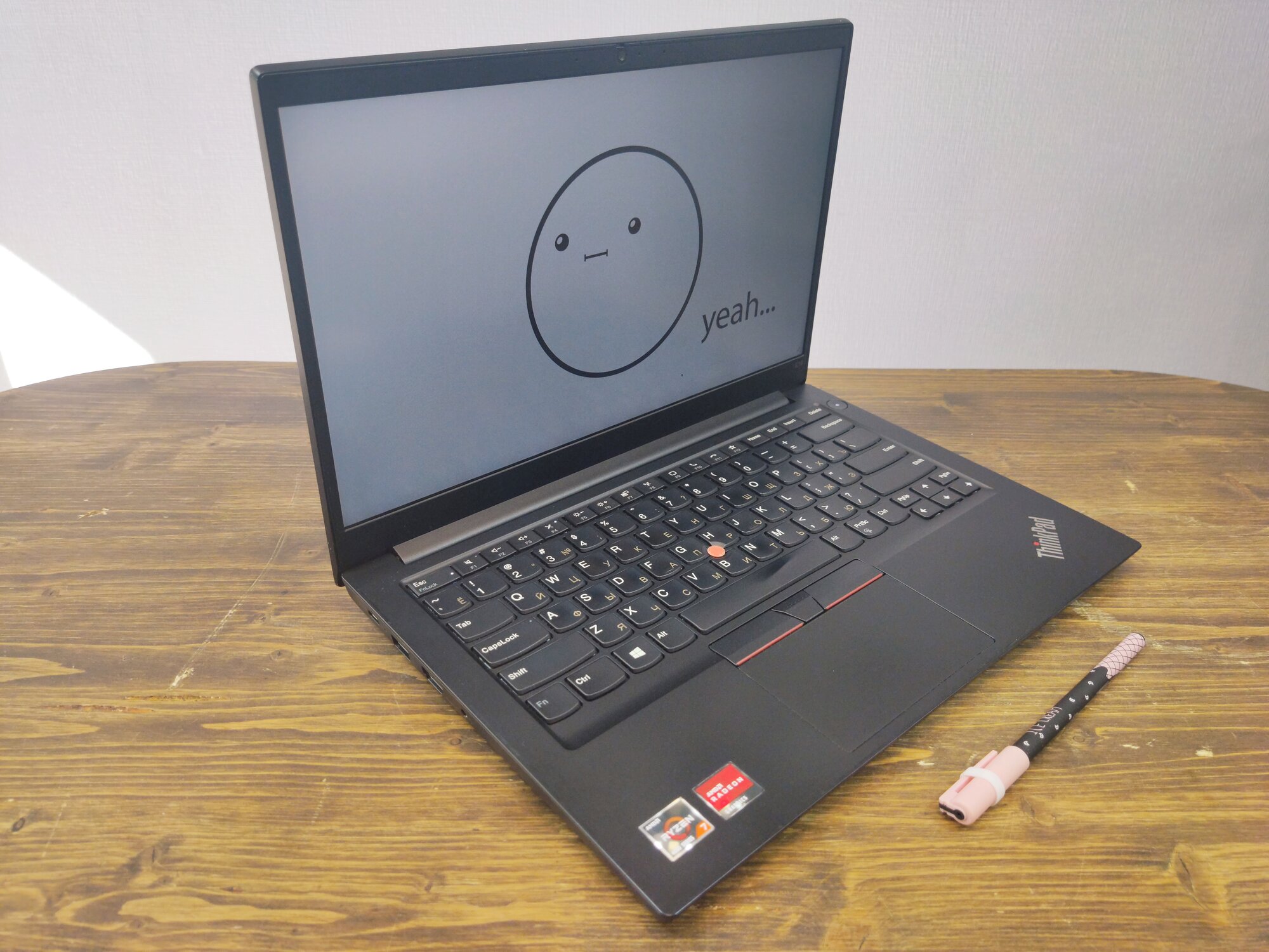 Lenovo ThinkPad E14 14", RAM 16 ГБ, SSD 256 ГБ, AMD Radeon RX Vega 7, Windows Pro, черный матовый, черный, Русская раскладка — фото 1