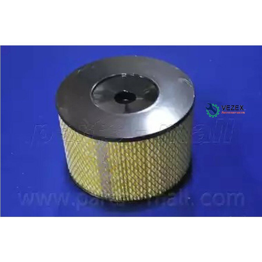 PARTS-MALL PAF-011 Фильтр воздушный TOYOTA LC J100 3.0 TD 93- PAF-011