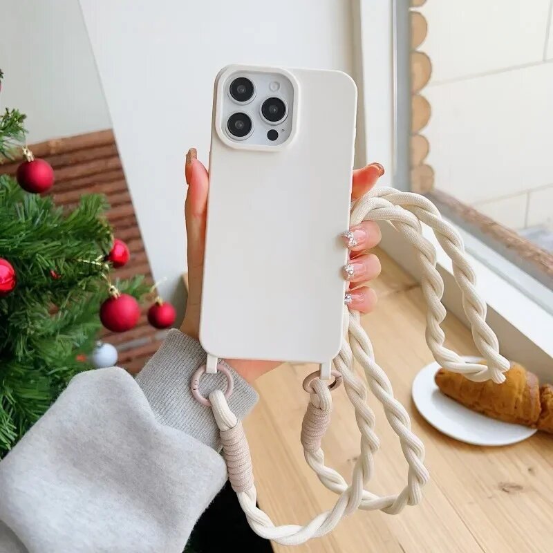 Белый чехол для iPhone 13 с ремешком-кроссбоди