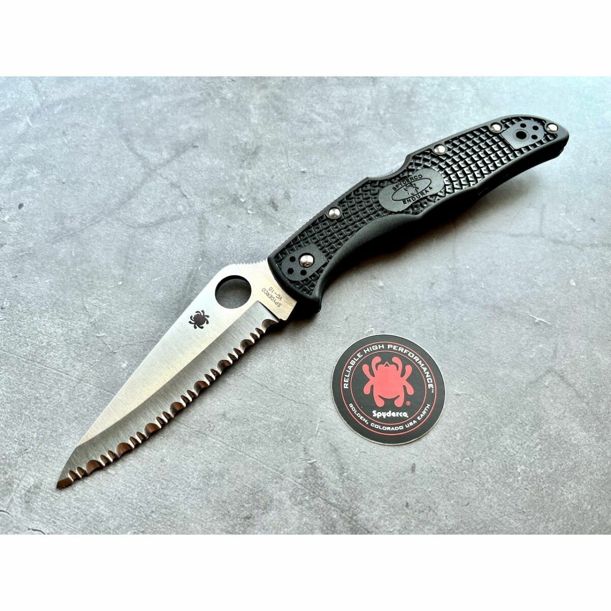 Нож складной Spyderco C10SBK Endura 4, Serrated Blade, FRN Handle