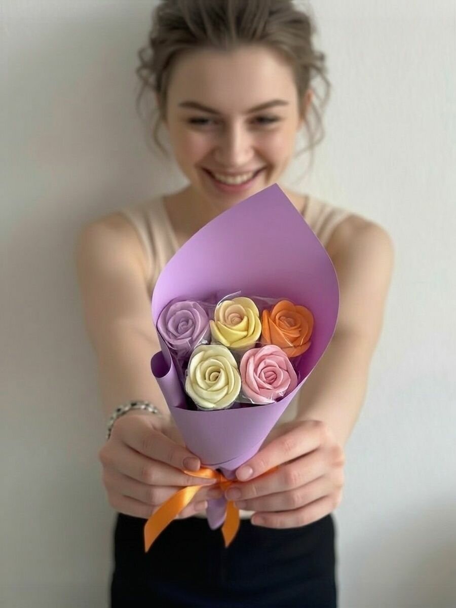 TDNebykovA Сладкий букет из конфет "Розы" 5 штук, в подарочной упаковке