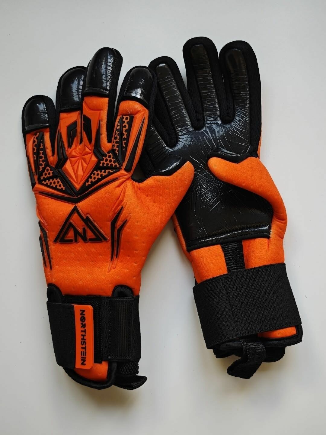 Вратарские футбольные перчатки Northstein Flexar Pro CL4, черно-оранжевые, р-р 7