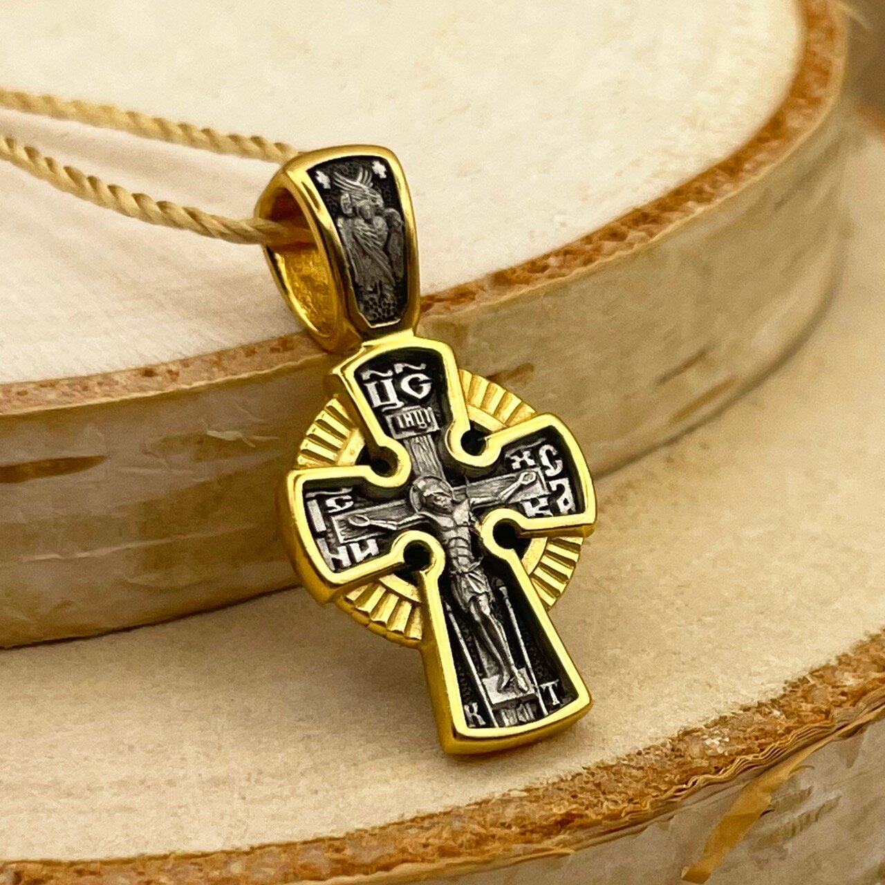 Крестик, серебро, 925 проба, чернение, золочение, оксидирование
