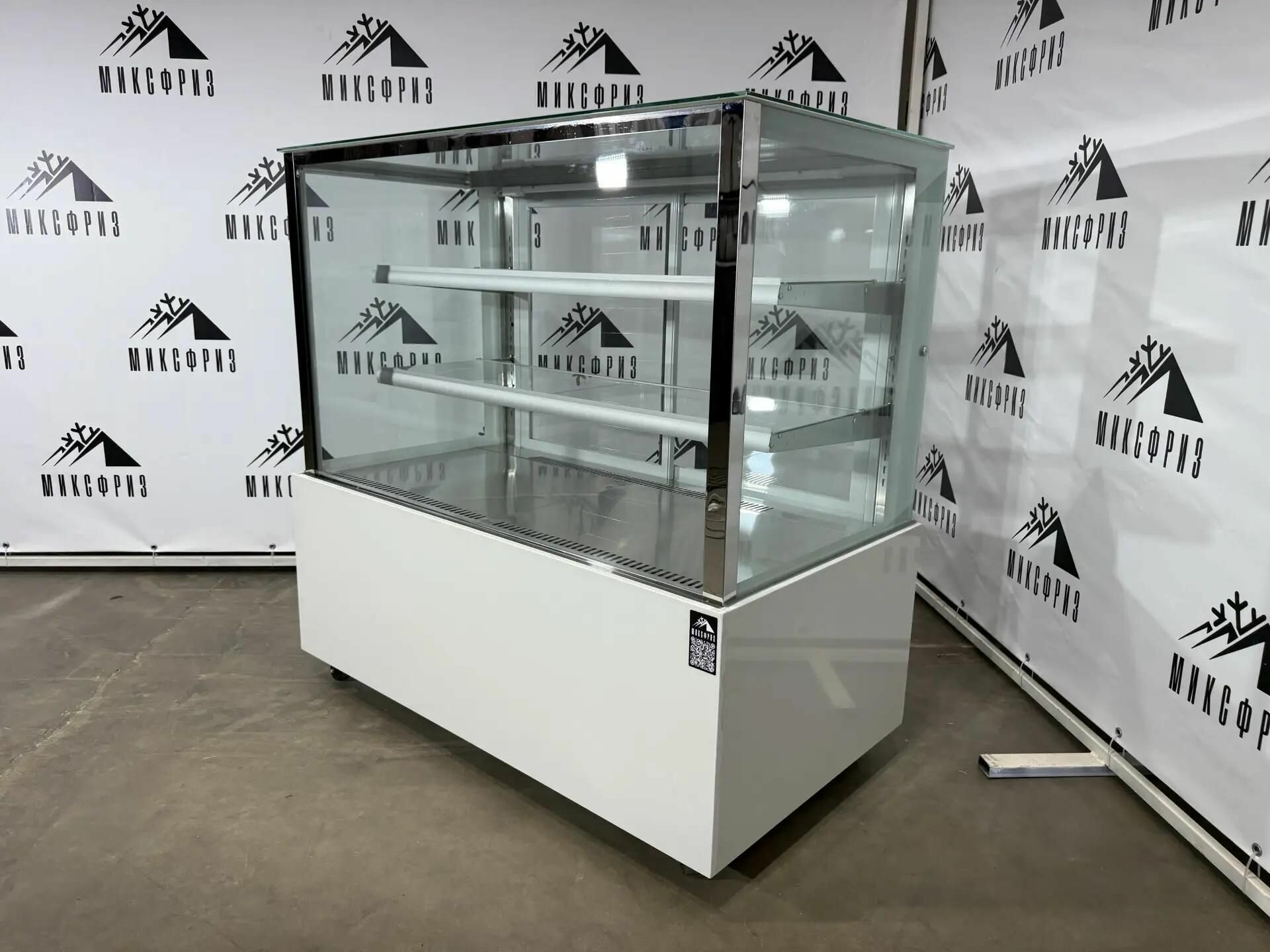 Холодильная напольная кондитерская витрина 120 см белая