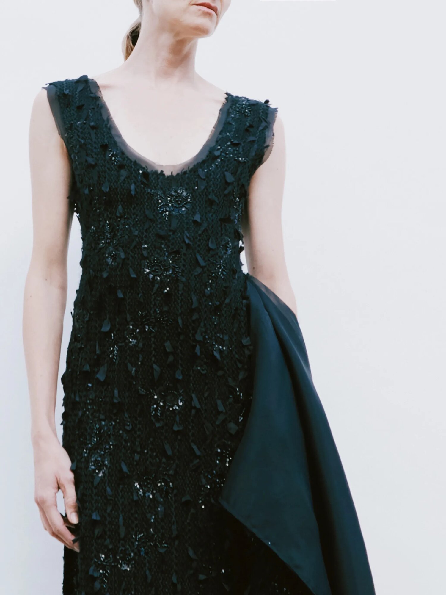 Платье A.W.A.K.E.MODE Sequin-embellished side-panel maxi dress, размер 38 — фото 1