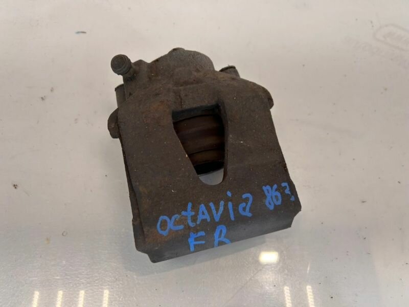 Суппорт тормозной Skoda Octavia 2013 1K0615124D 1Z3 BSE, передний правый (с пробегом)