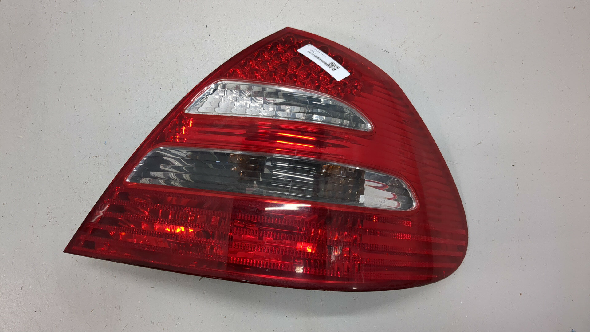 Фонарь (задний) правый Mercedes E W211 Б/У