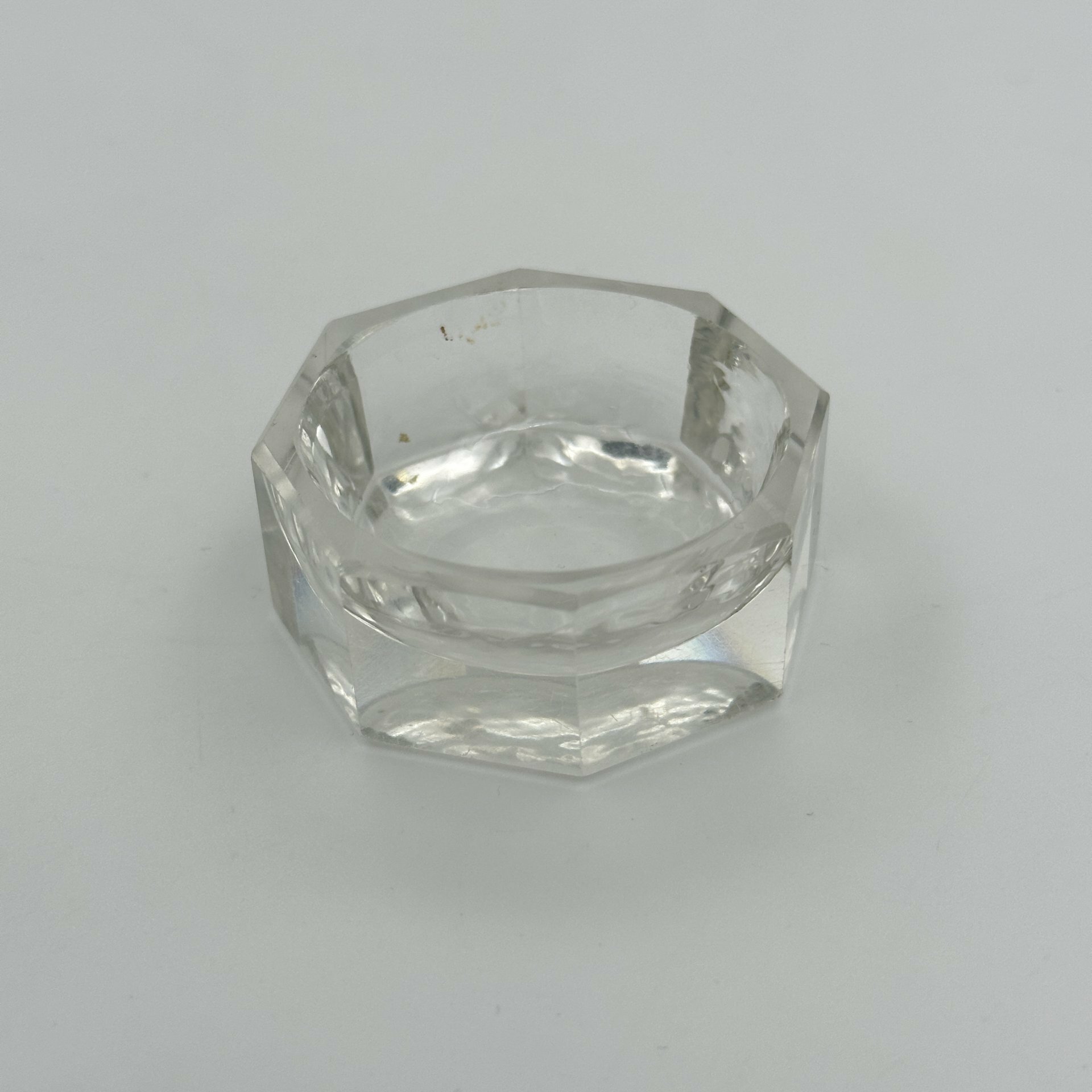 Солонка гранёная, стекло, Российская империя, 1900-1915 гг.