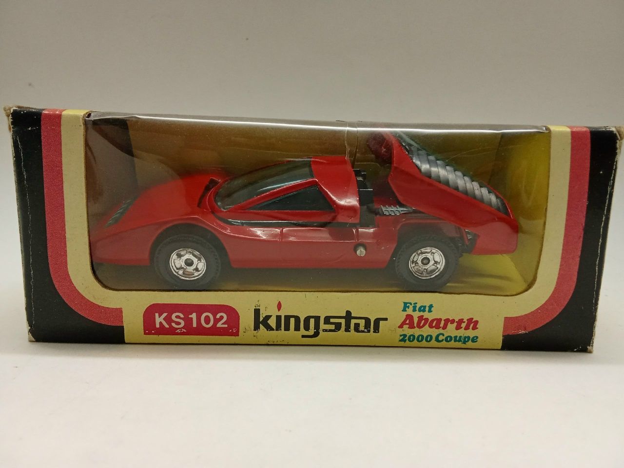 Модель авто 1:43 Fiat Abarth 2000 Coupe KS 102 Kingstar в коробке
