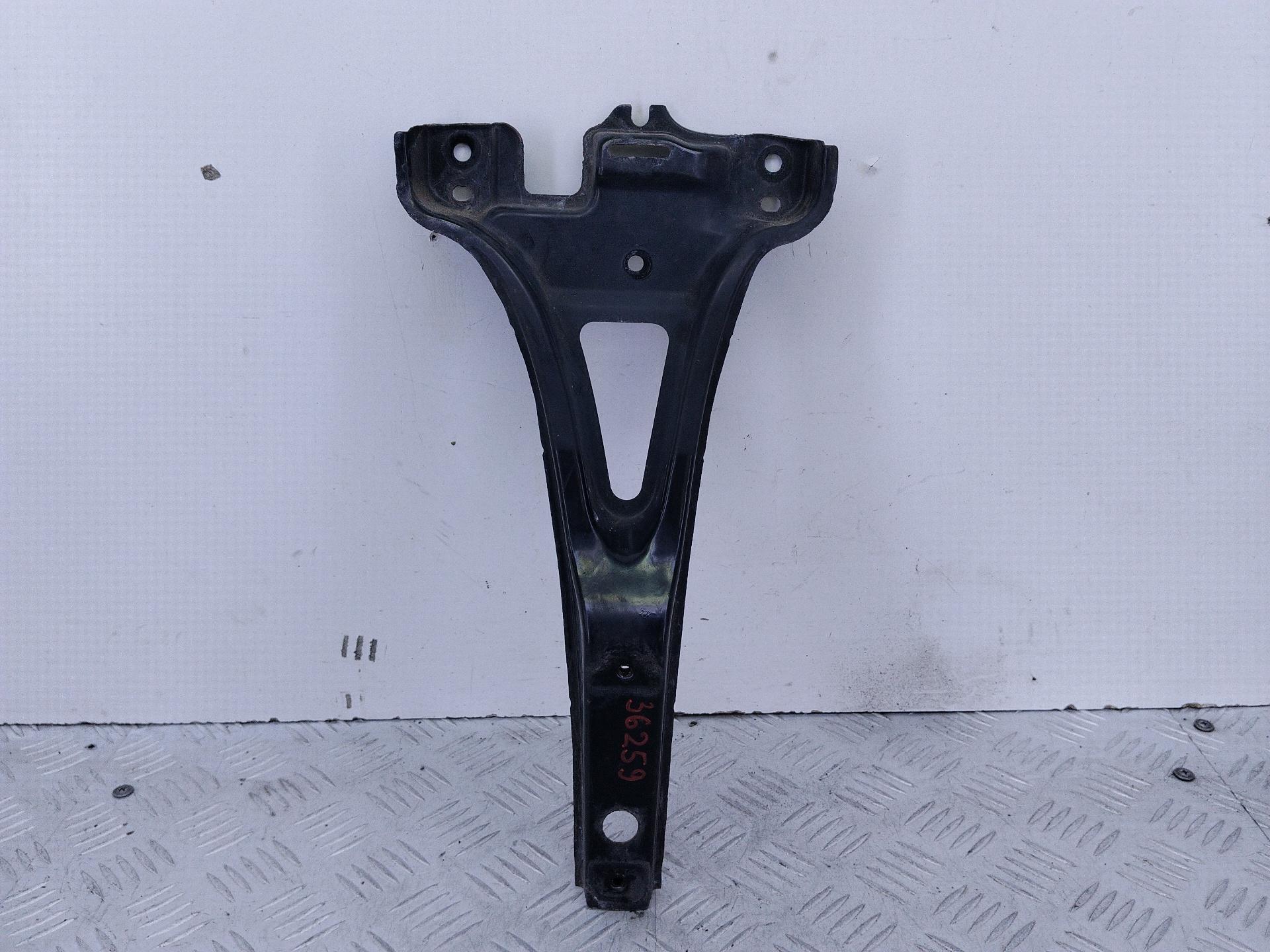 Кронштейн (крепление) Volkswagen Bora 1J2 2003 1J0805569B