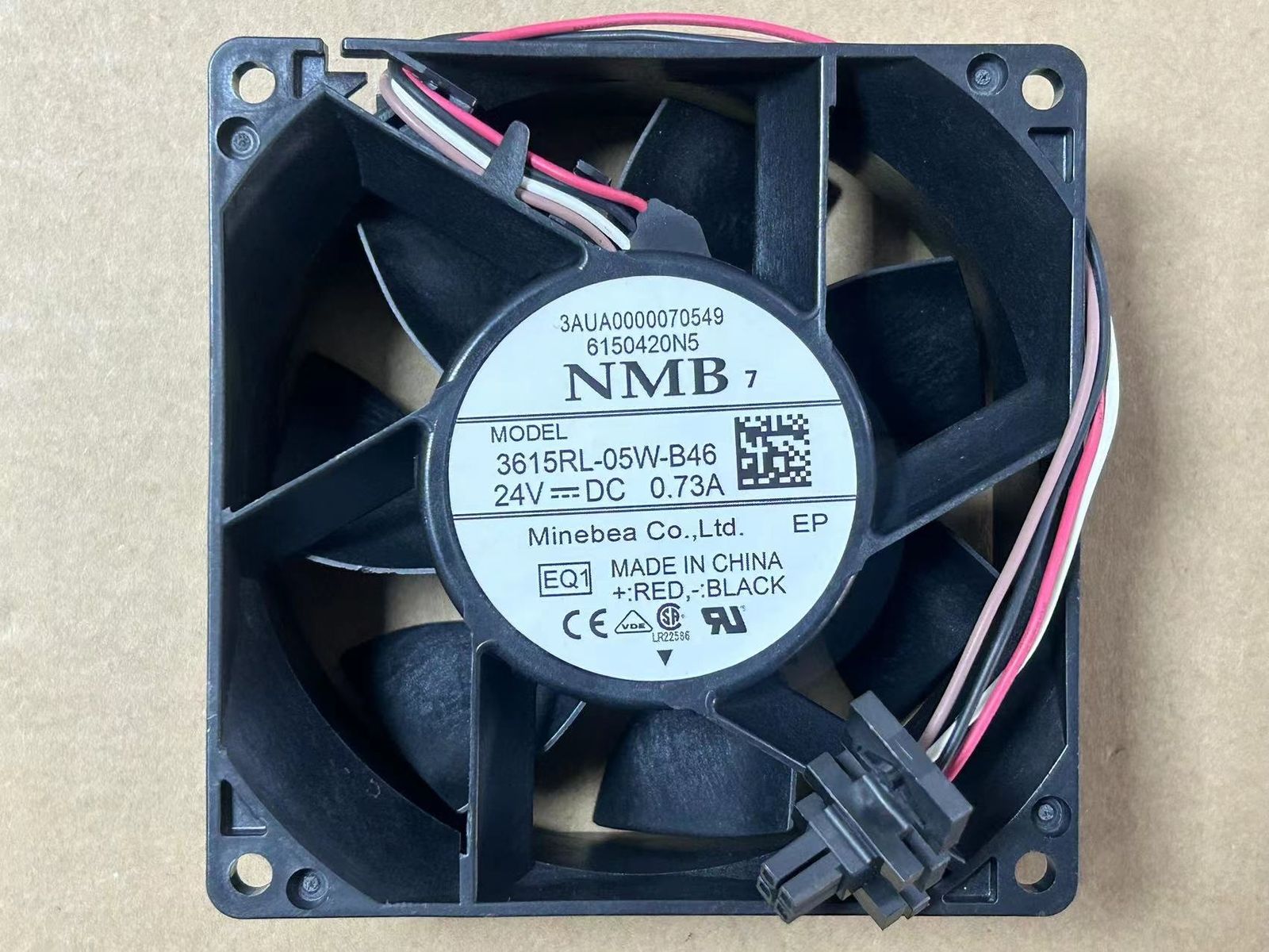 NMB 3615RL-05W-B46 24V 0.73A 9038 90мм 4 провода вентиляторы -