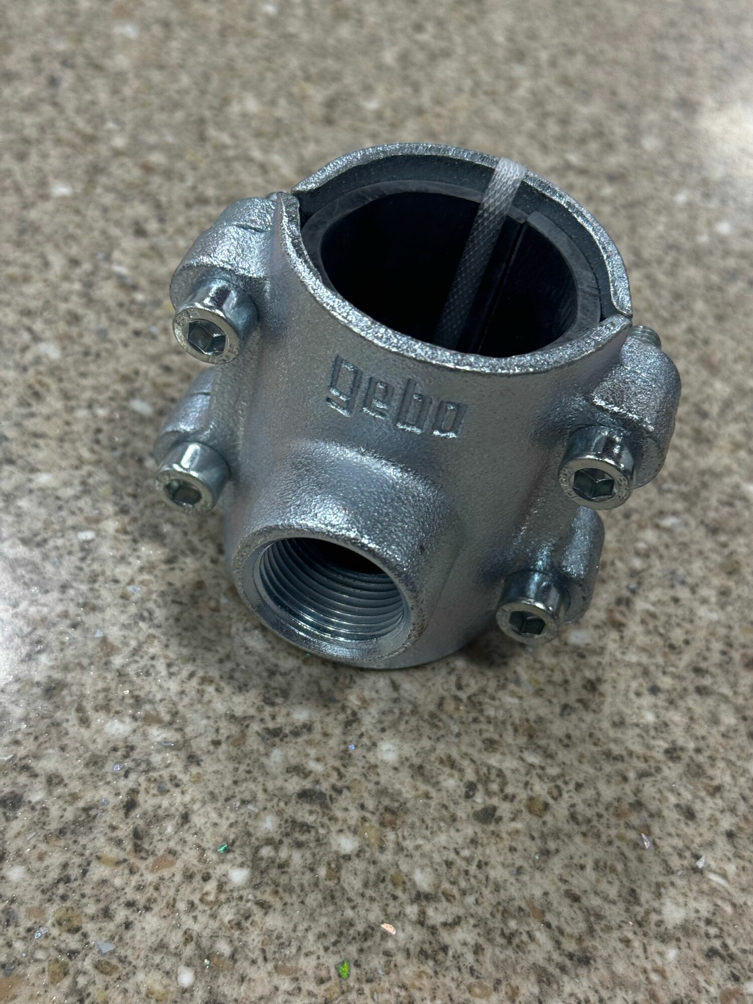 Врезка Gebo 1 1/4"х3/4" для труб отопления 42,4мм