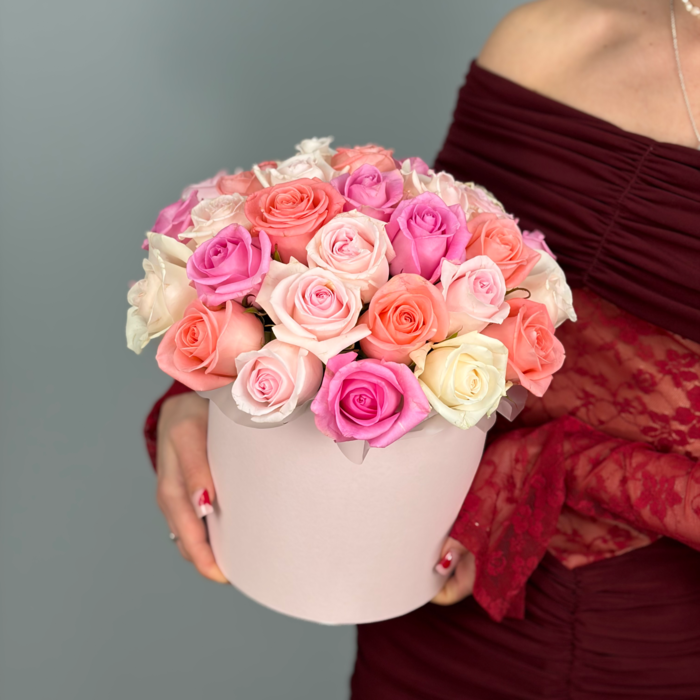 Цветы в коробке Безусловная любовь от «365 Поводов» - живые цветы с доставкой