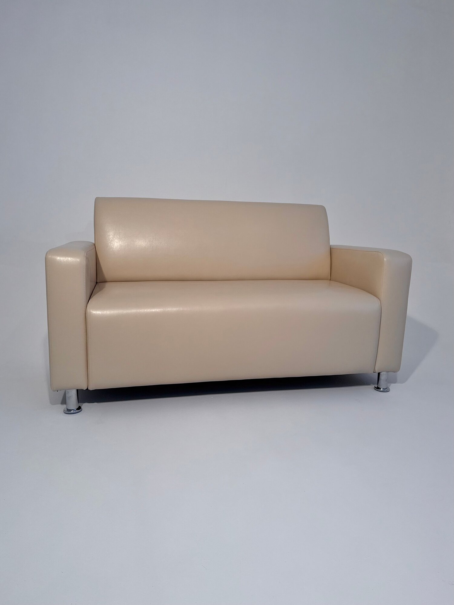 Диван офисный Платинум, механизм Нераскладной, 146х70х82 см, бежевый