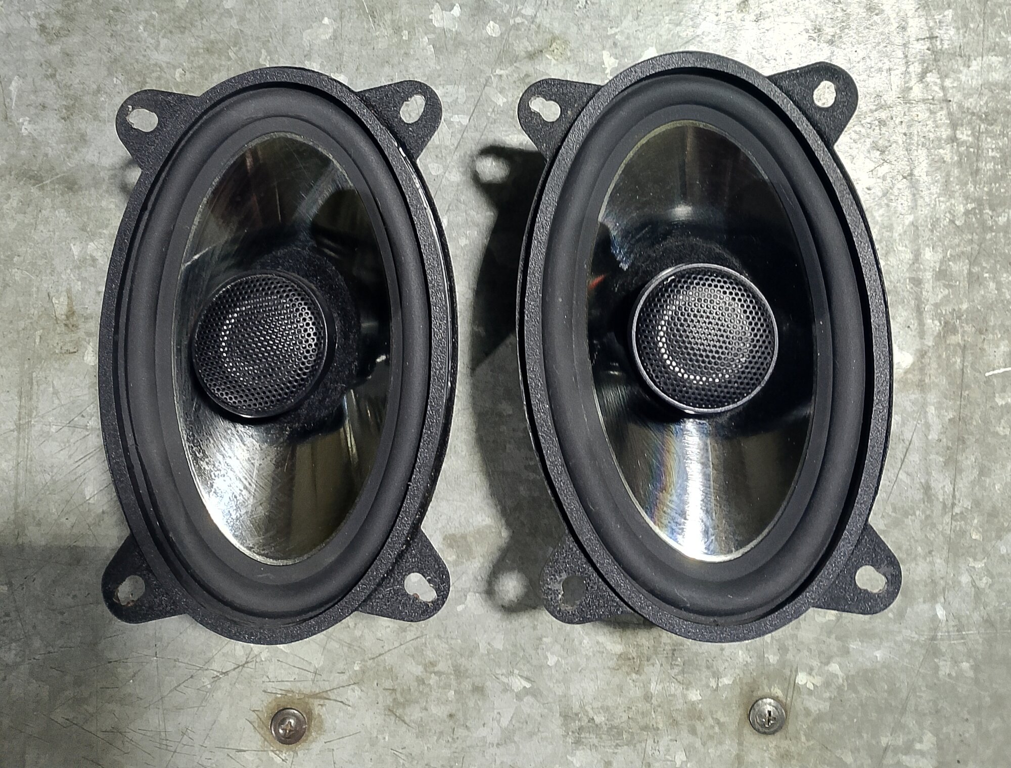 Колонки Fusion FPS-462- коаксиальная акустическая система из серии Powerplant. 100х150мм. 120Вт. Комплект 2 штуки. Б/У