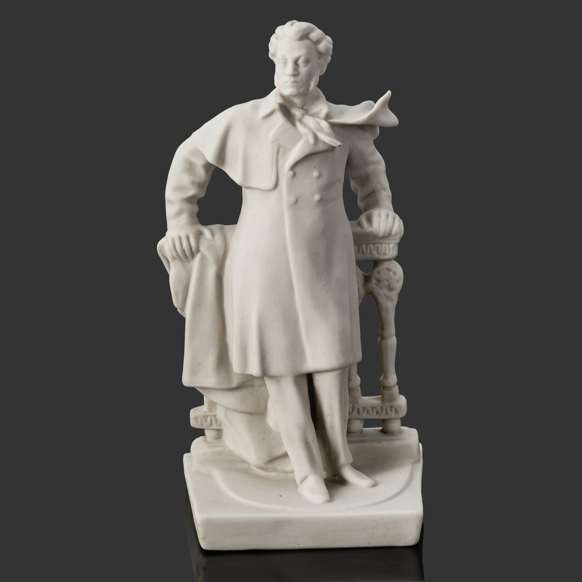 Статуэтка «А. С. Пушкин», автор модели Лысенко М. Г, бисквит