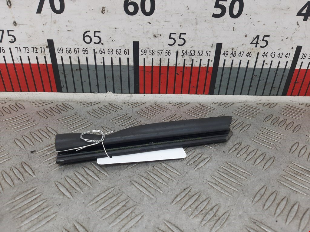 Накладка декоративная (молдинг) стекла двери задней левой BMW 5-Series (E60/E61) 51227049437 арт. 2274859