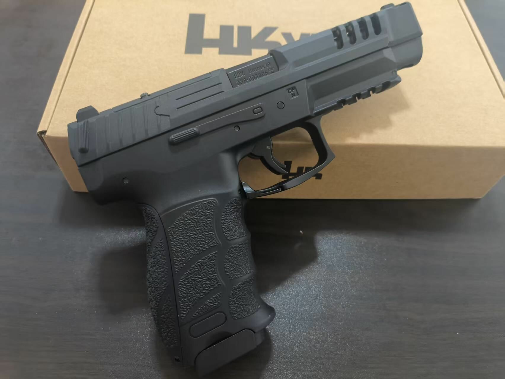 Орбизы HK VP9L игрушечный для детей 14+