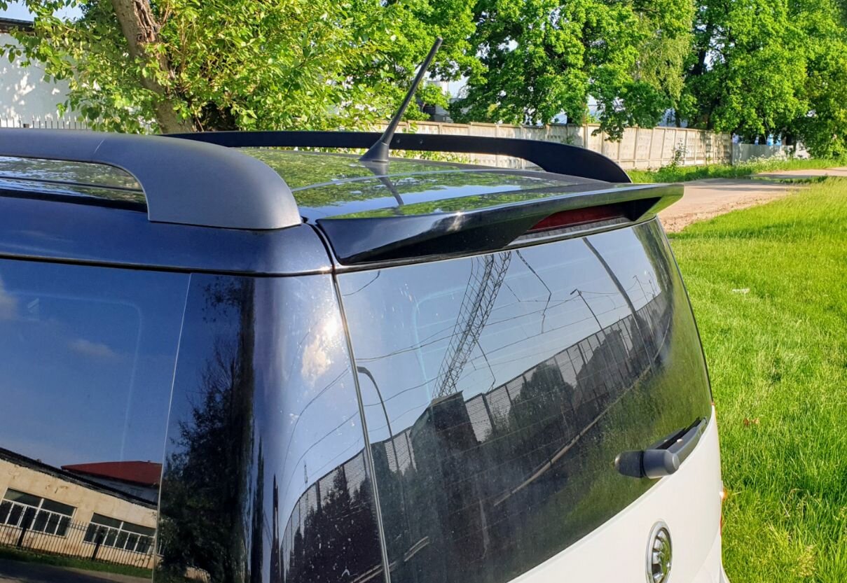 Спойлер на Skoda Yeti (черный глянец)