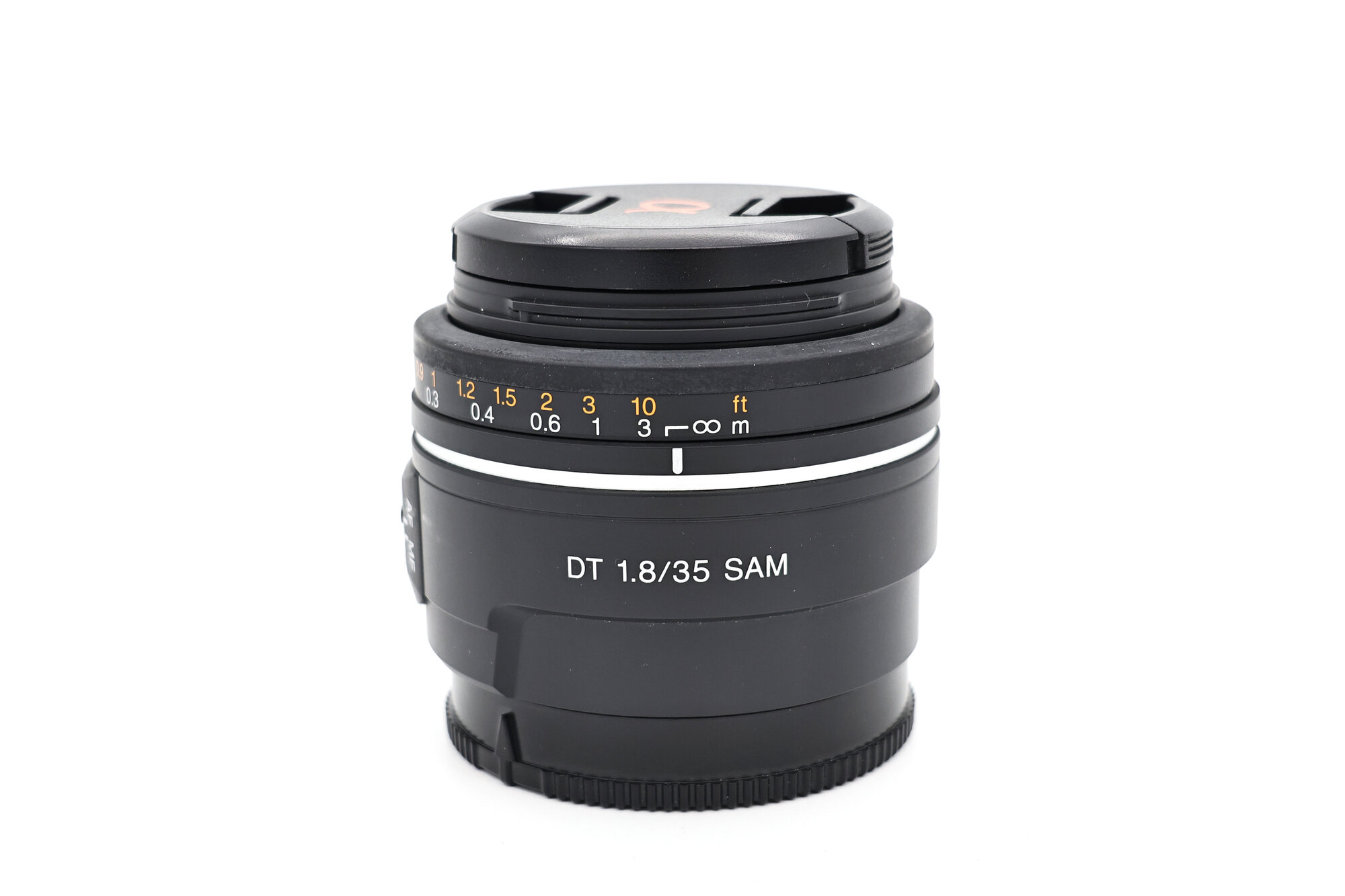 Объектив Sony 35mm f/1.8 SAM DT - с.н.1841324