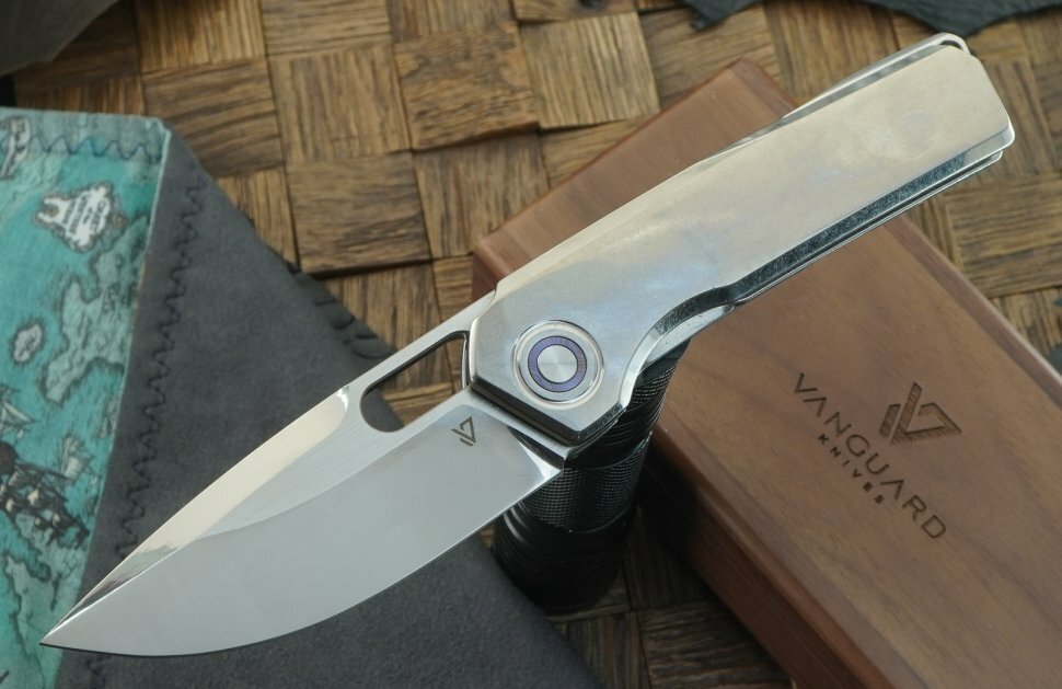 Складной нож Vanguard Knives Breaker, сталь M390, Semi mirror, рукоять титан