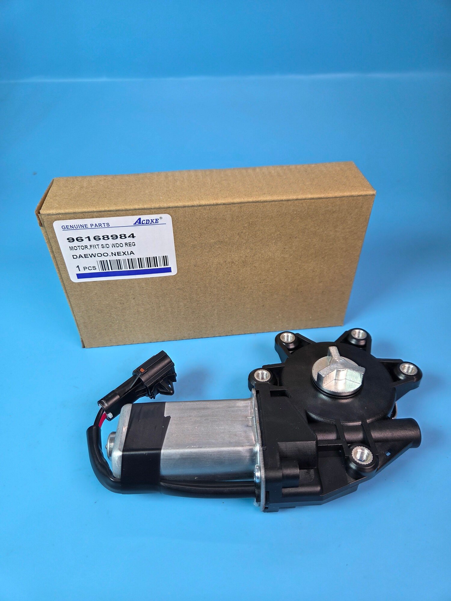 Mотор стеклоподъемника правый Daewoo Nexia 96168984