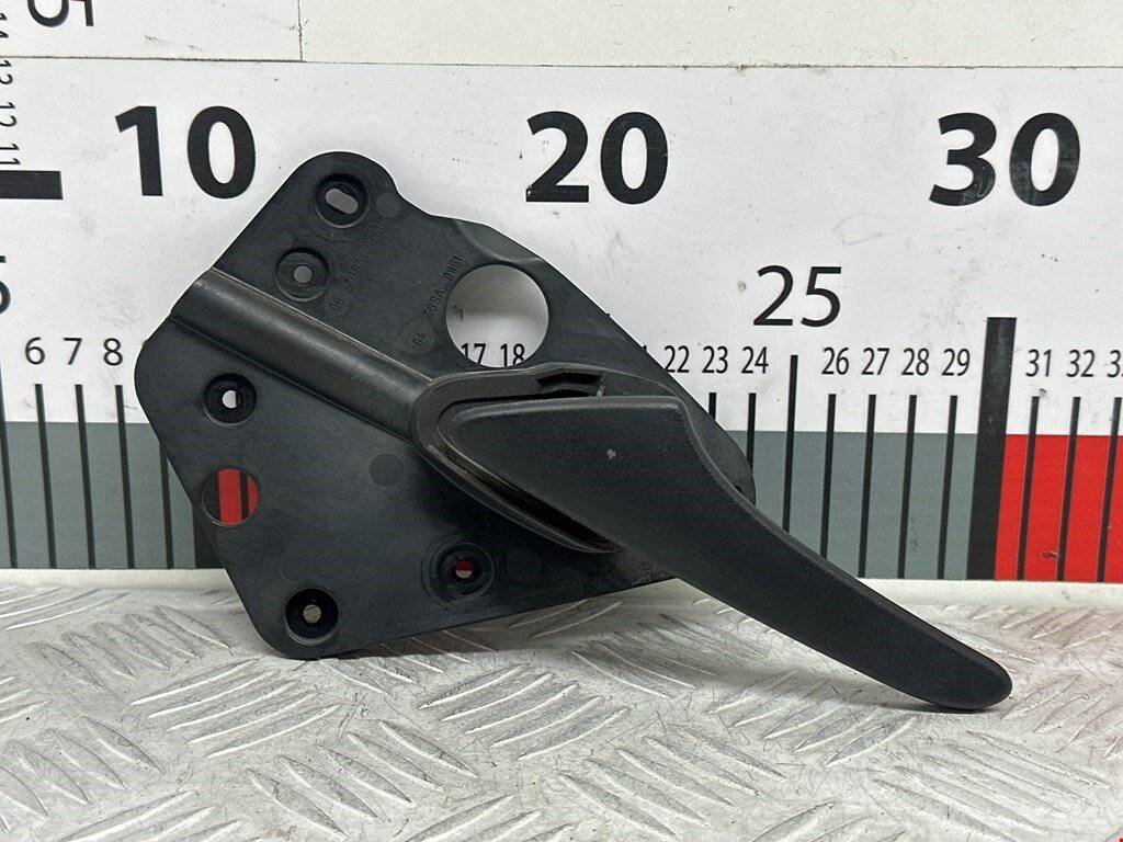 Ручка двери внутренняя передняя левая Mercedes Vito (W639) A6397600261 арт. 2276465