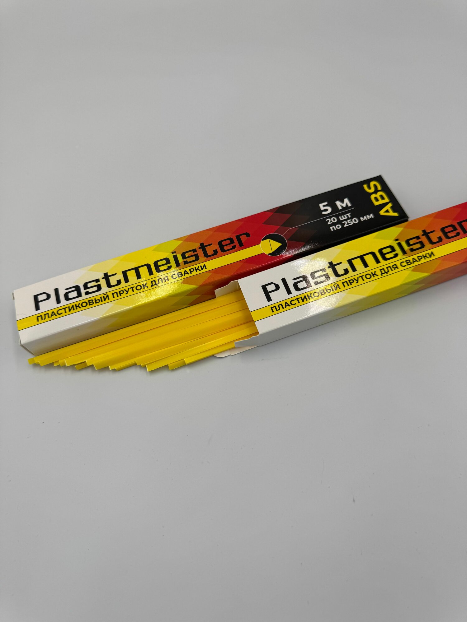 Сварочный пруток Plastmeister ABS треугольный 3*3*5 мм, для сварки пластика АБС, общая длина 5 метров