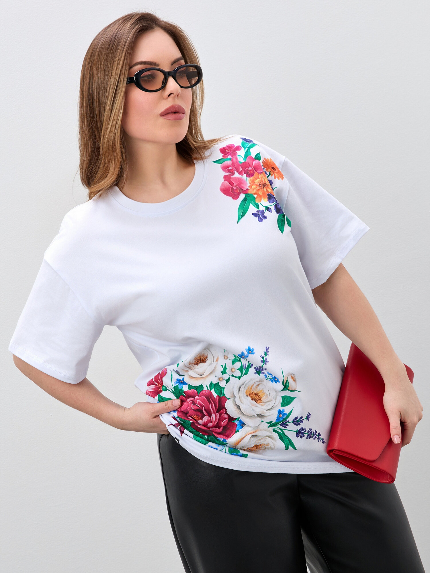 Футболка удлиненная базовая спортивная летняя женская футболка большого размера с принтом