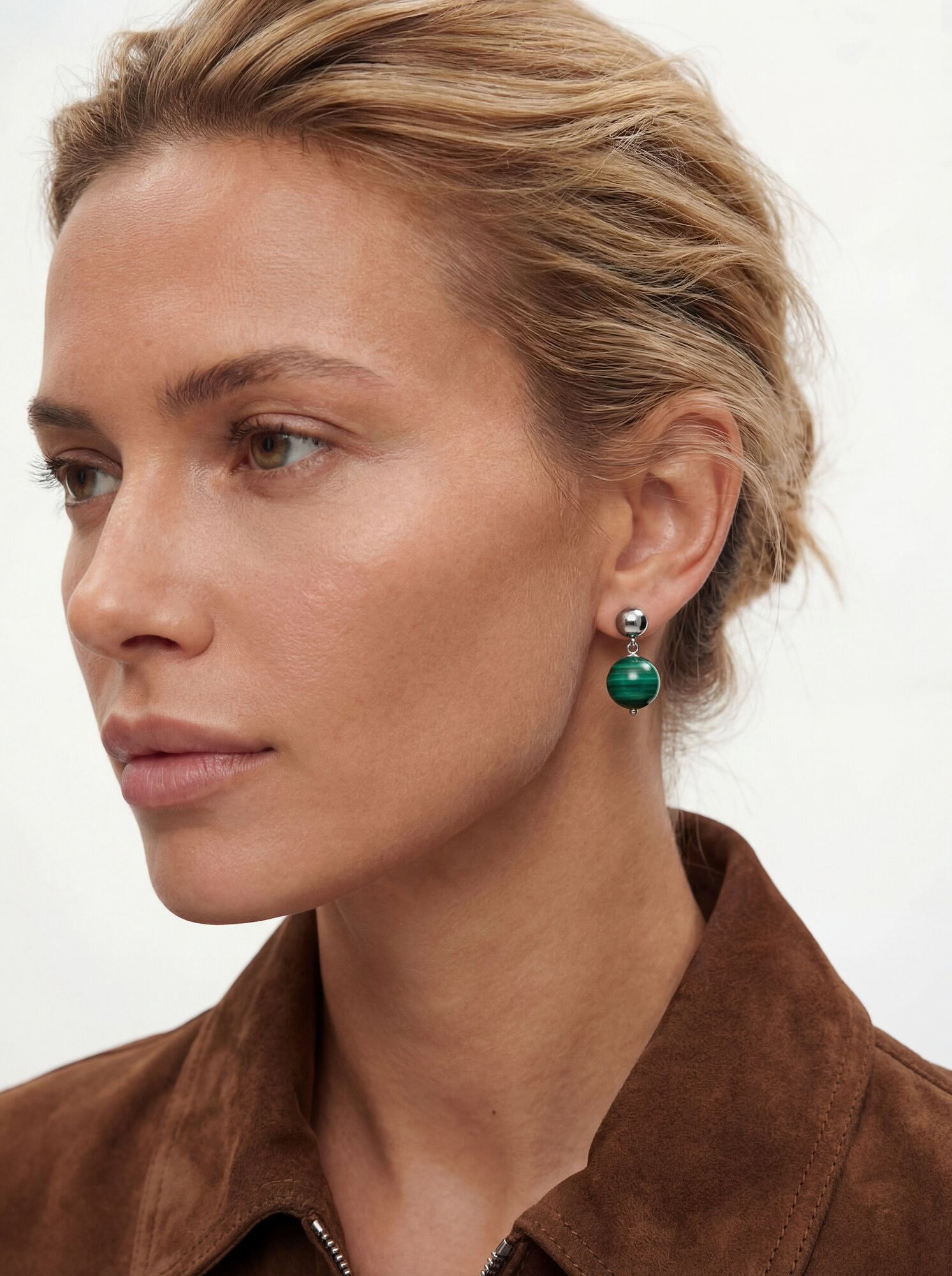 Серьги LU Jewel, малахит, размер 8 мм, зеленый, серебряный
