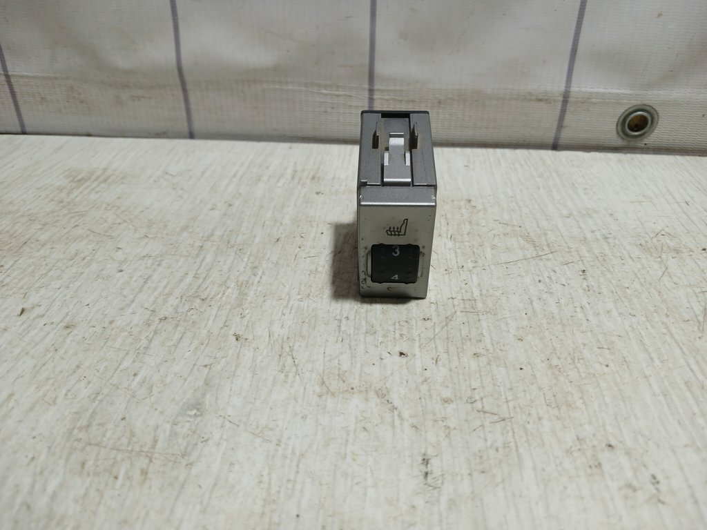 Кнопка обогрева сидений Ford Focus 2 05-08