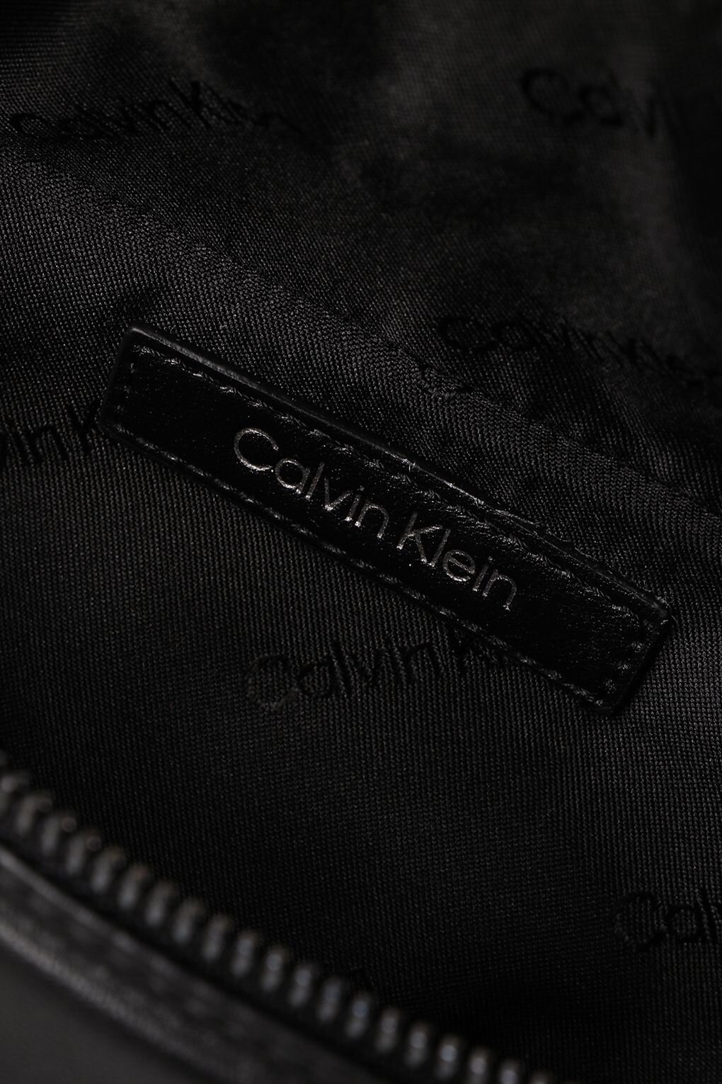 Сумка поясная CALVIN KLEIN, черный — фото 1