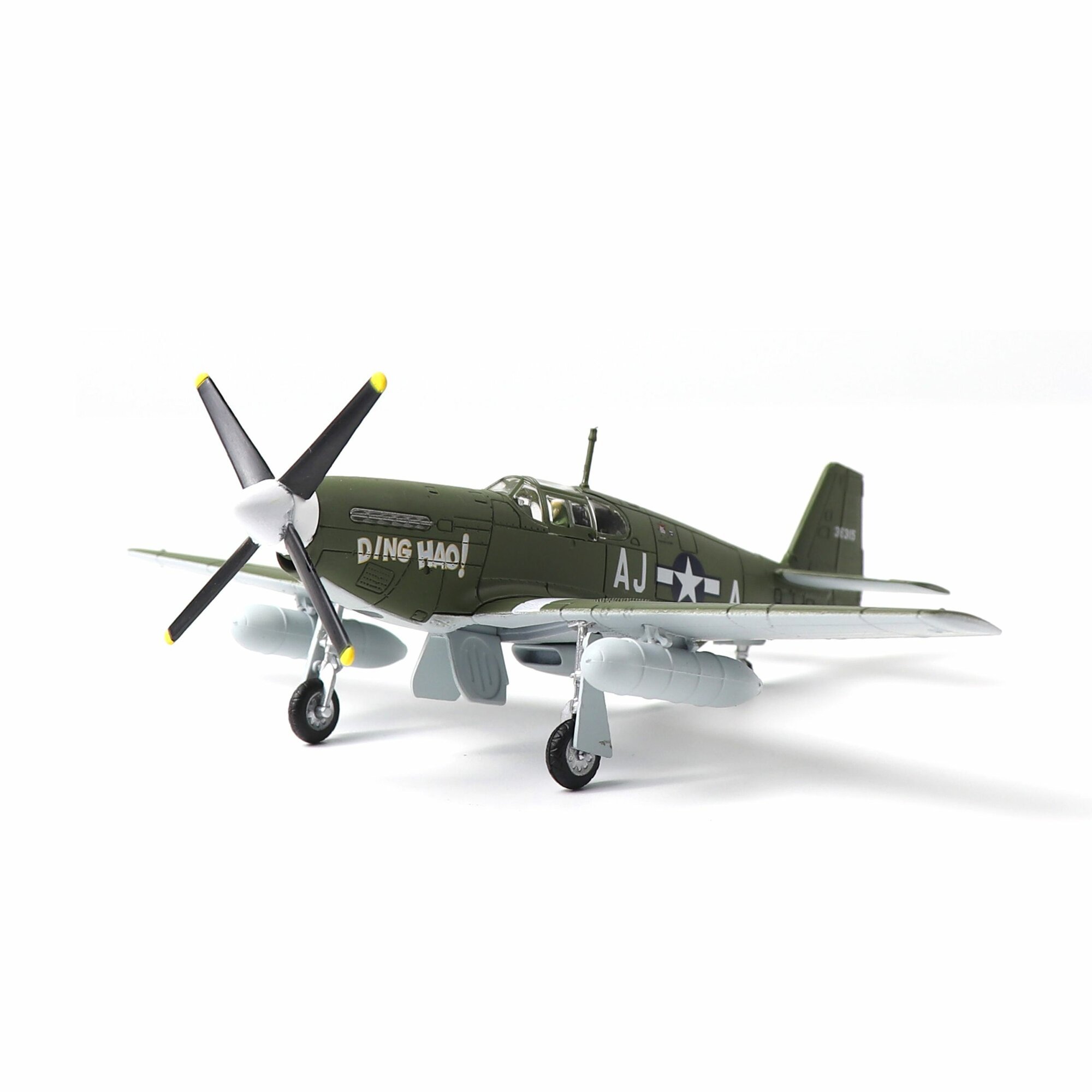 Модель самолета P51-B Mustang (Ding Hao), 1/72, металл/литой сплав, подставка, WW2, готовая к сборке, коллекционный военный истребитель масштабная модель сборная модель P-51