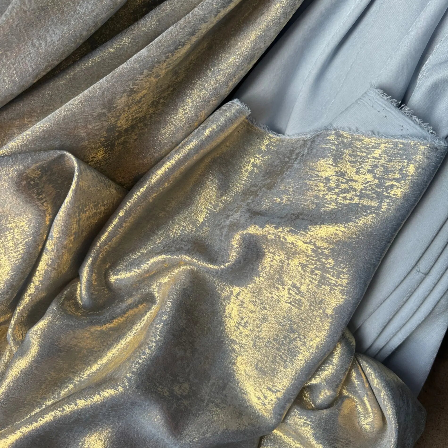Золототканый вельвет премиум для пошива платьев Gray Blue Gold, 10Yard