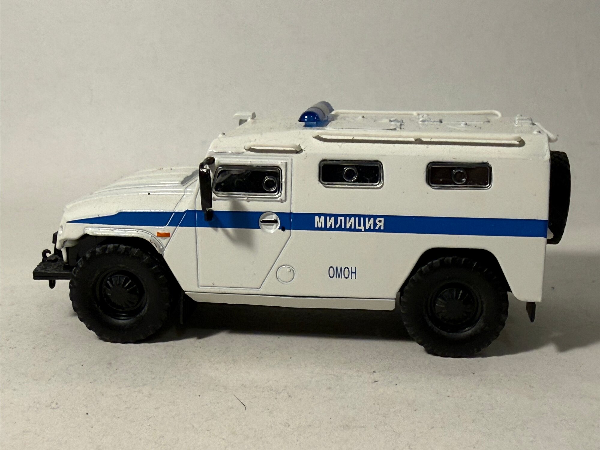 Модель автомобиля - ГАЗ 2330 Тигр 1:43, броневик, металл