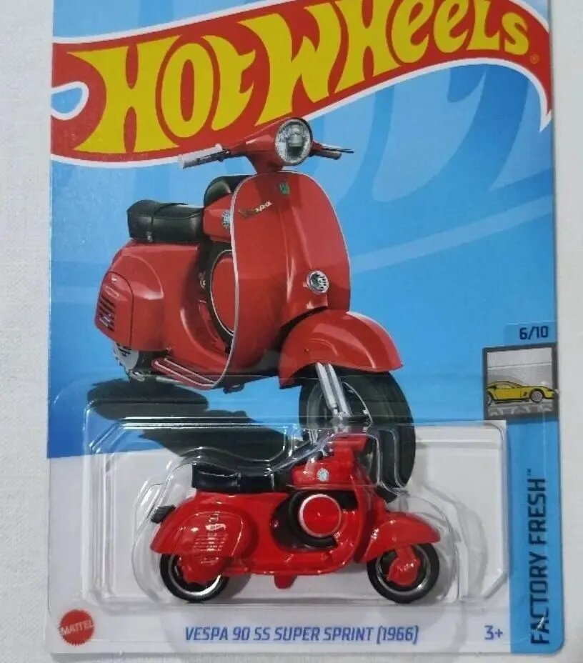 Машинка коллекционная Mattel Hot Wheels 2024 C4982 VESPA 90 SS SUPER SPRINT (1966)
