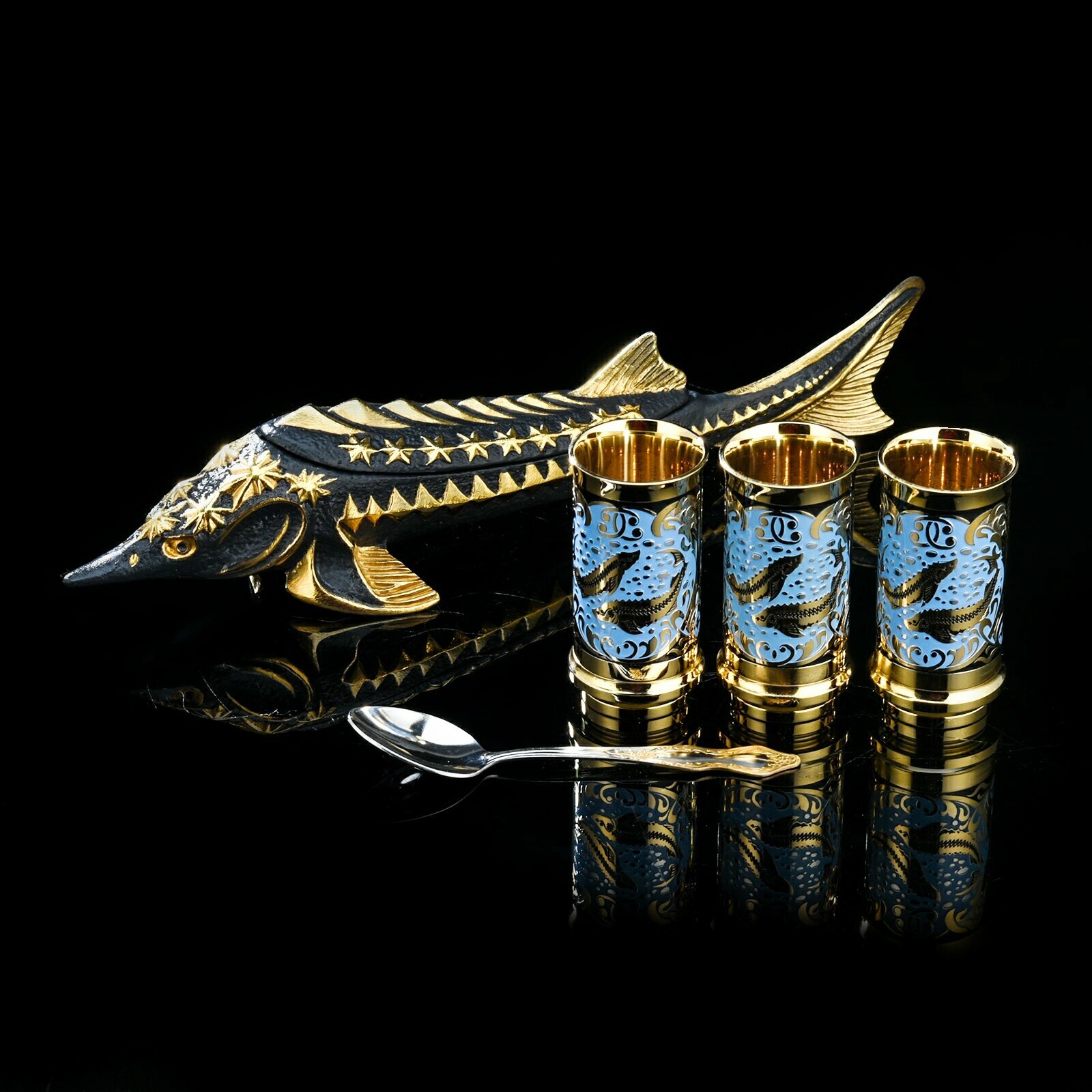 203200 Златоуст икорница "осетр" 3 стопки, орнамент эмаль