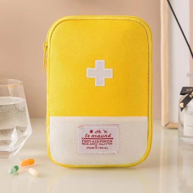 Желтая сумка-органайзер для аптечки First Aid Pouch