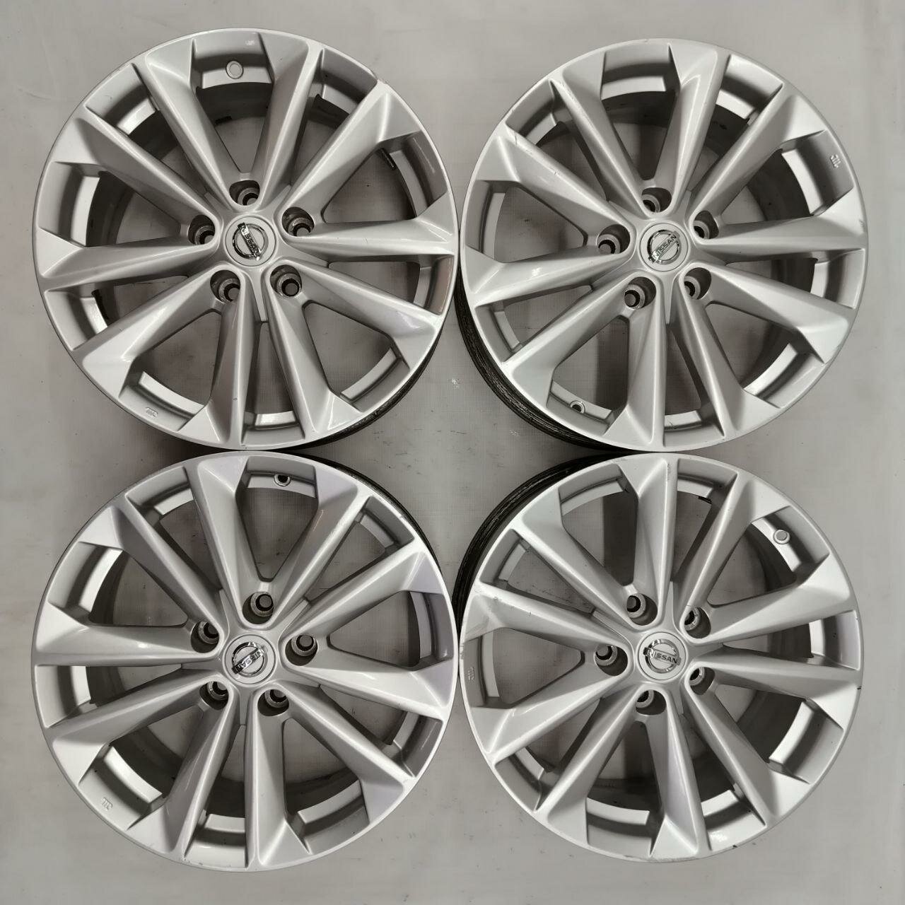 Колесные диски Nissan 17x7 PCD 5x114.3 D66.1 ET40 (оригинал)