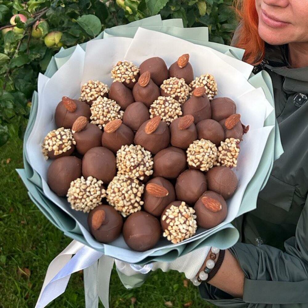 Букет "Крепкий орешек", клубника в бельгийском шоколаде, 35 штук — фото 1