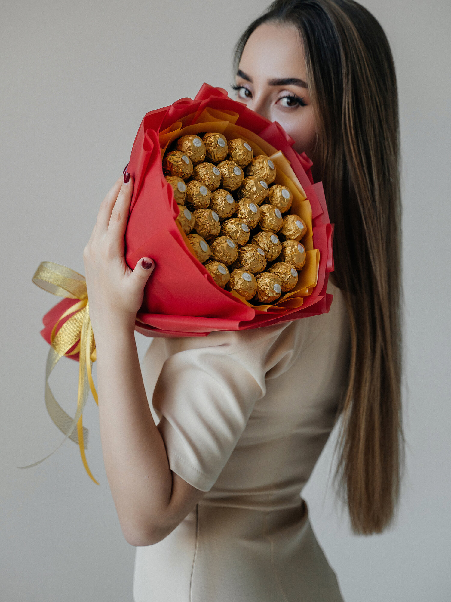 Конфеты Ferrero Olavi Букет, ореховые, в молочном шоколаде, с лесным орехом, 10 шт