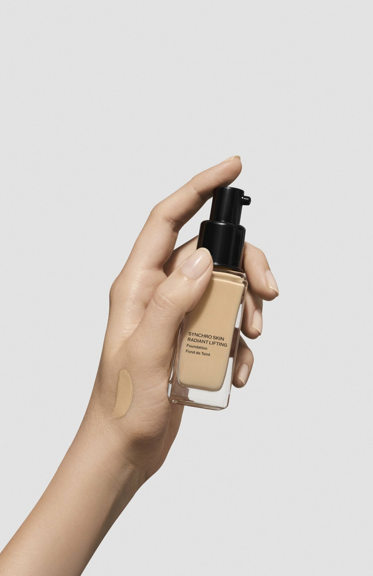 Тональное средство с эффектом сияния и лифтинга Synchro Skin SPF 30, оттенок 150 Lace (30ml) Shiseido