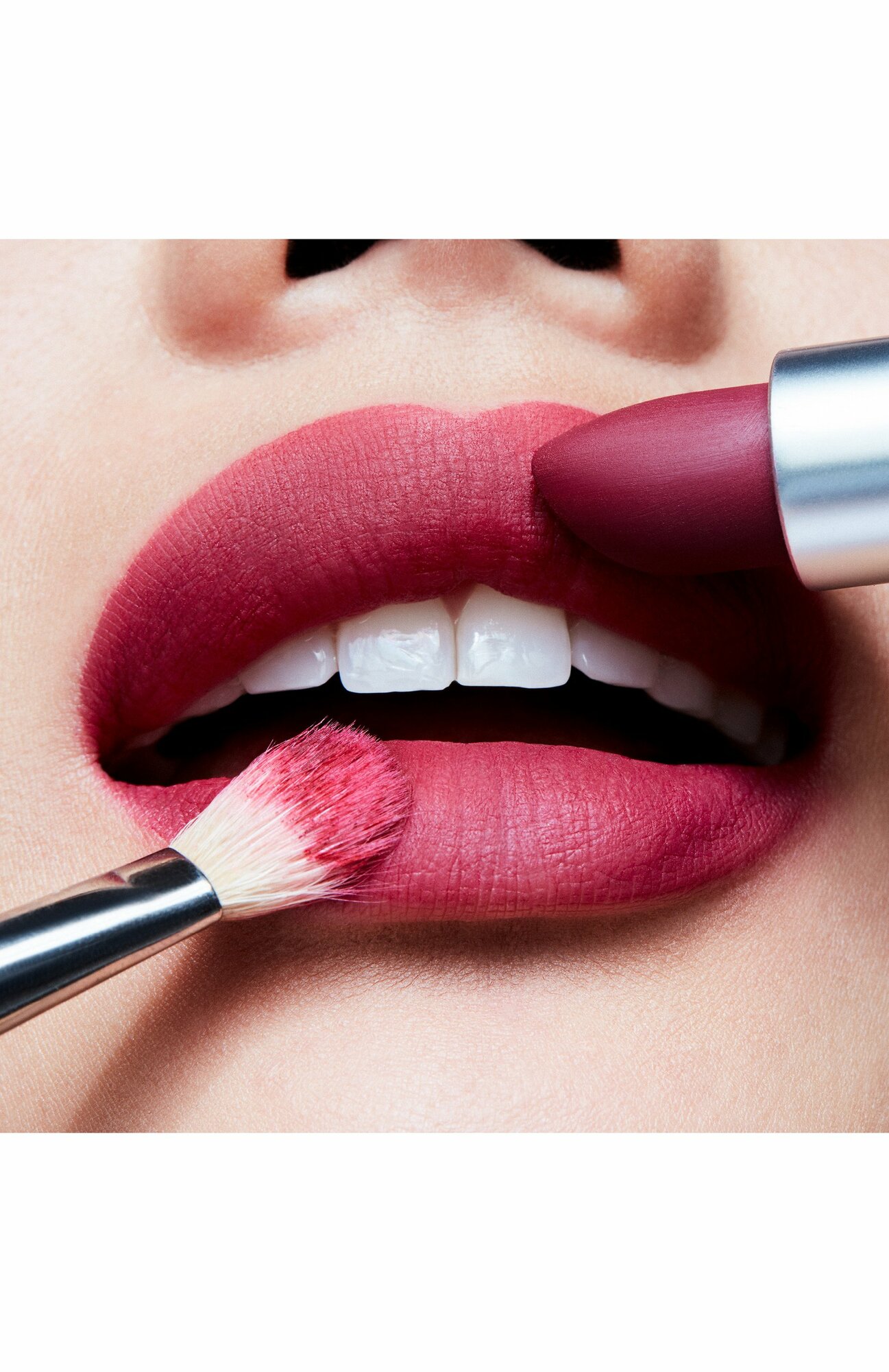 Губная помада Powder Kiss Lipstick, оттенок Burning Love (3g) MAC