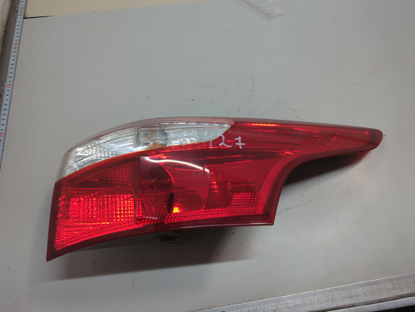 Фонарь (задний) правый Ford Focus 3 Б/У
