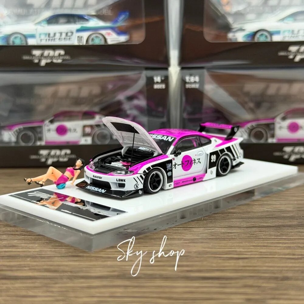 Машинка + фигурка TPC 1:64 Nissan LBWK S15 модельки машин металлические
