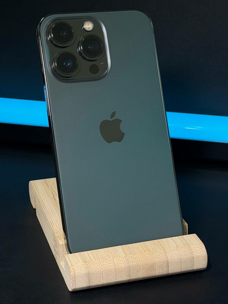 Смартфон Apple iPhone 13 Pro, 128 ГБ, nano-SIM + eSIM, чёрный