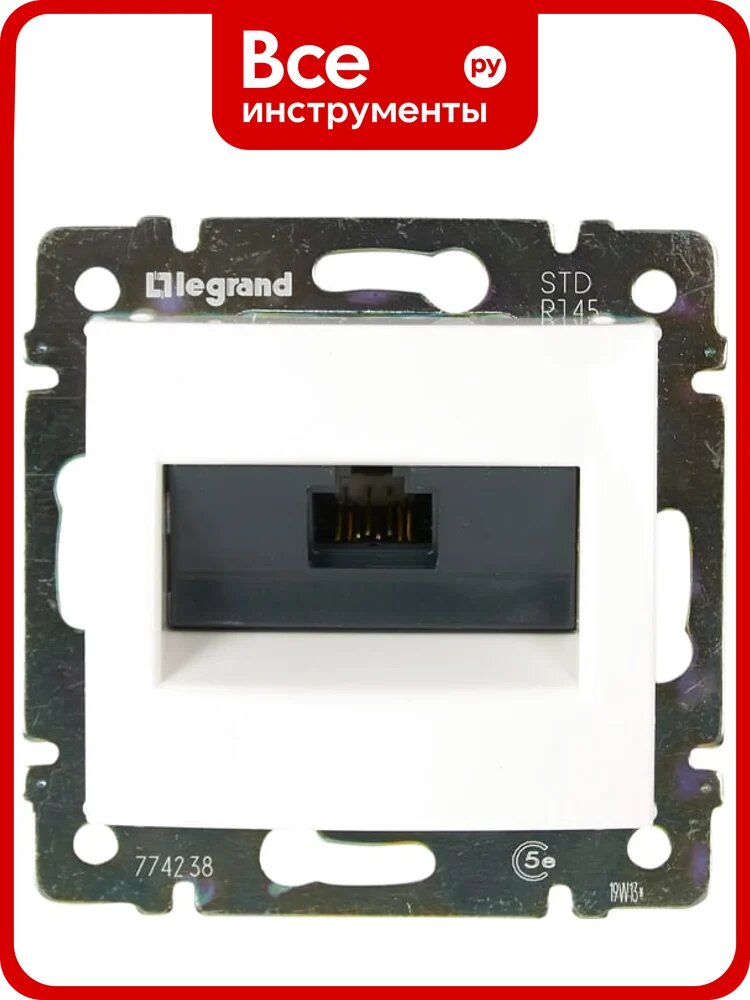 Розетка Legrand компьютерная RJ45 категория 5e UTP Legrand Valena с захватами белый 694286