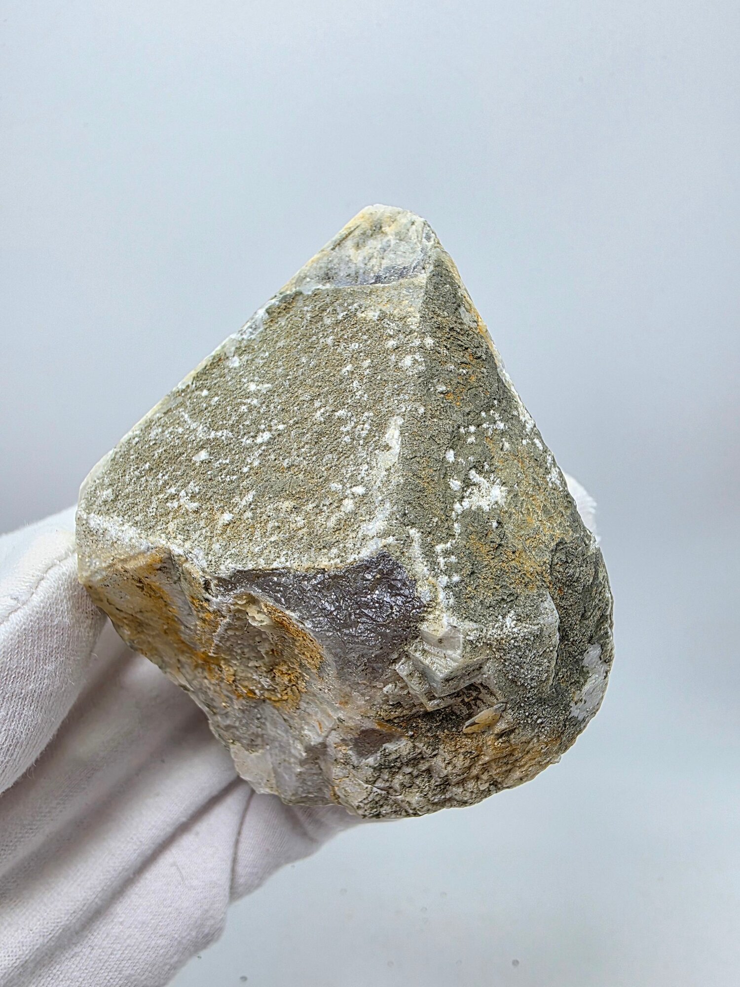 Аметистовый кварц кристалл 81 мм, 305 г.