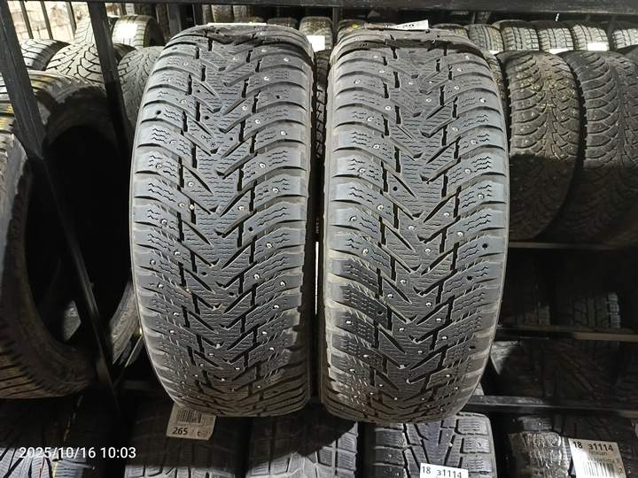 Комплект (2 шт) зимних БУ шин шипованные Nokian Tyres Hakkapeliitta 8 SUV 235/60 R18 30% износ