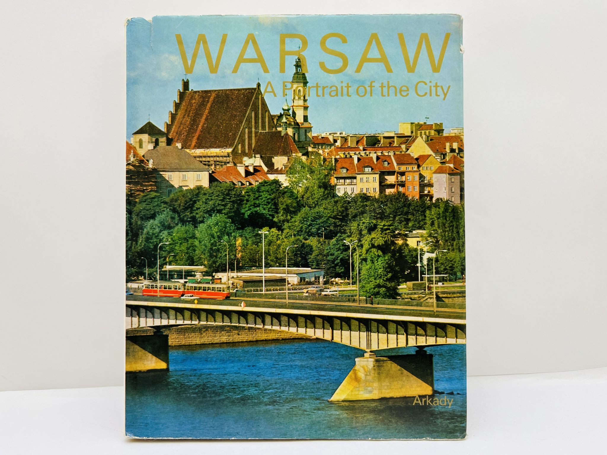 Warsaw - A Portrait of the City Варшава - портрет города: фотоальбом из 112 цветных и 284 черно-белых фотографий